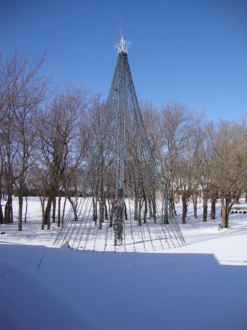 Mega Tree Pole keeps breaking - Page 2 - General Decorating Questions ...